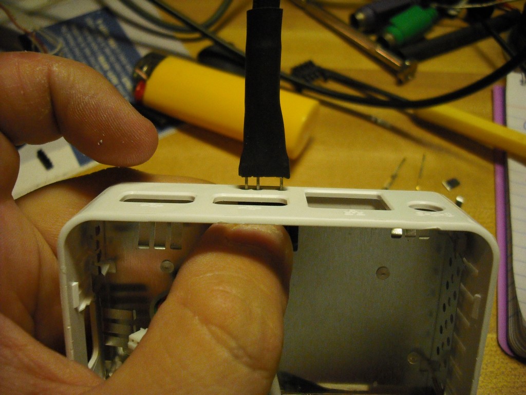 Seagate Dockstar: Add an accessible serial port – Your Warranty Is Void.com